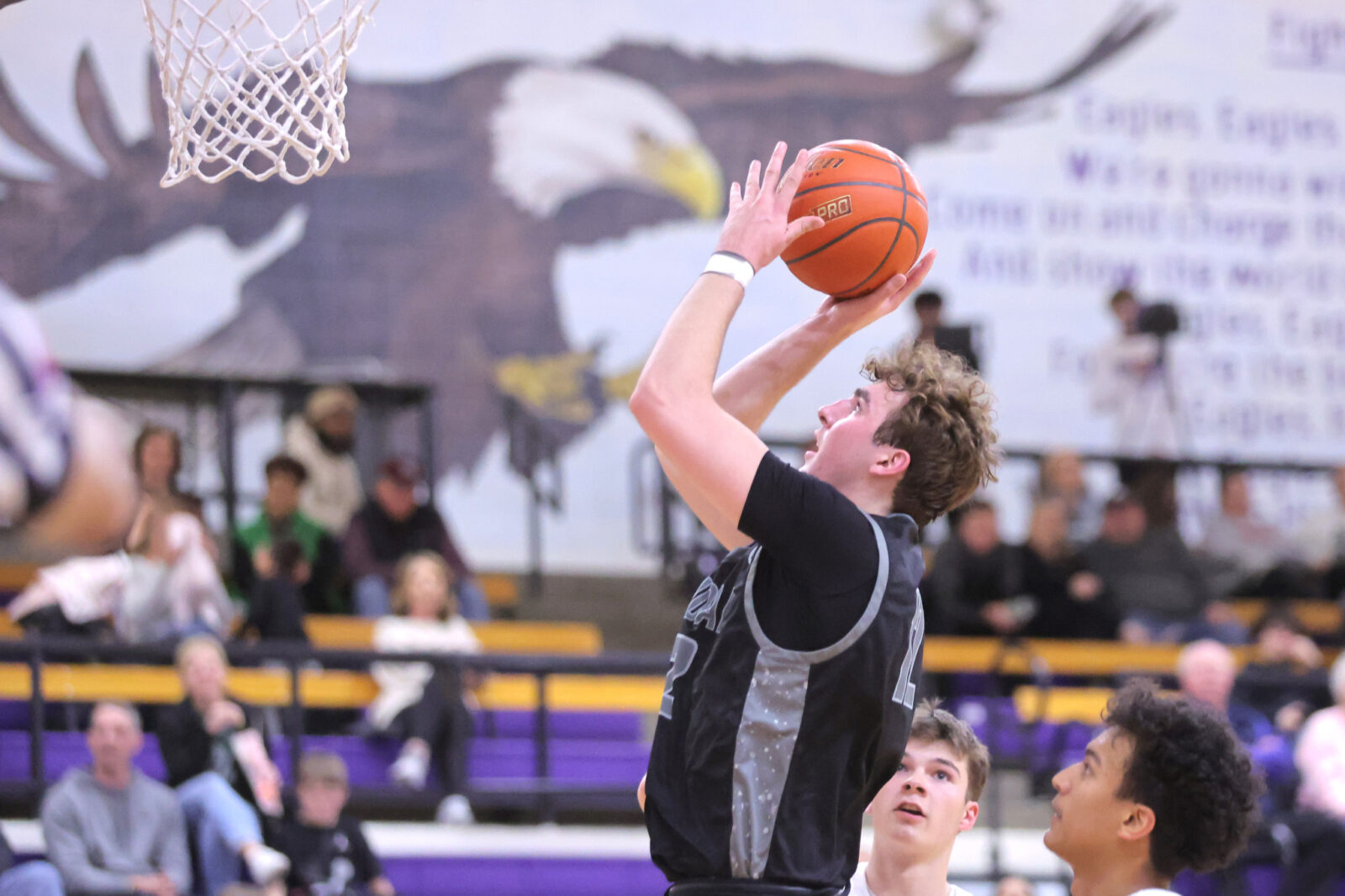 Balanced scoring pushes Randall past Canyon to stay unbeaten early in 4 ...