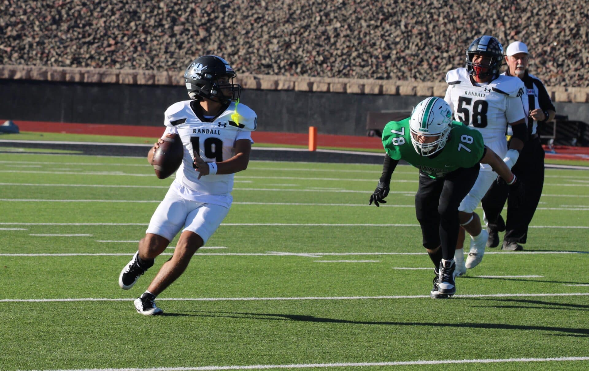 Randall holds off Burnett to claim UIL Class 4A Division I area crown ...